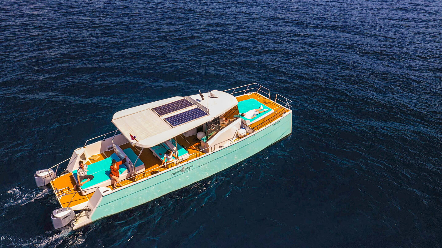 Blue cave Luxury catamaran Tour - Elaphiti Islands by Regina Maris
